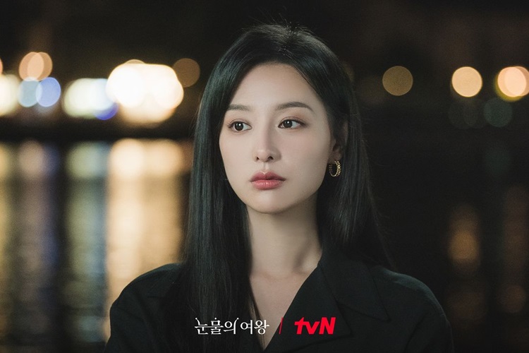 《淚之女王》金智媛示範「冷灰皮」唇色怎麼選！3大選色技巧指引：潤光質地是關鍵、紅酒唇色先備齊 Line購物