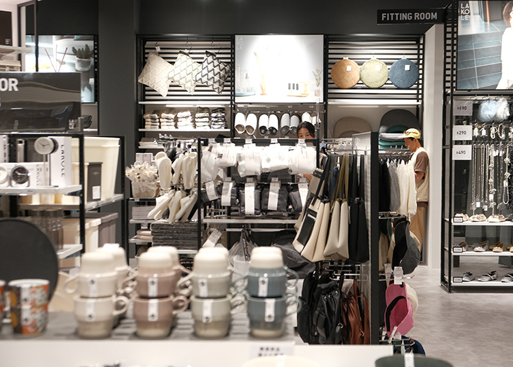 日本平價服飾Lakole登台！插旗南港lalaport4大必逛亮點，為何日本女生都愛這個niko and...姊妹品牌？ | LINE購物