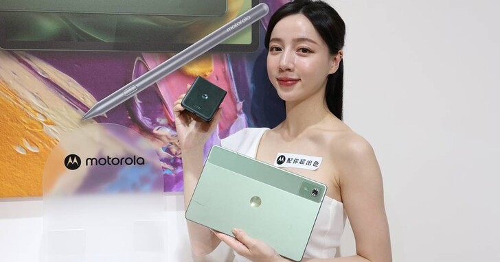 Motorola 推出 moto pad 60 系列平板與首款 moto buds LOOP 夾耳式耳機，並帶來 Swarovski razr ...