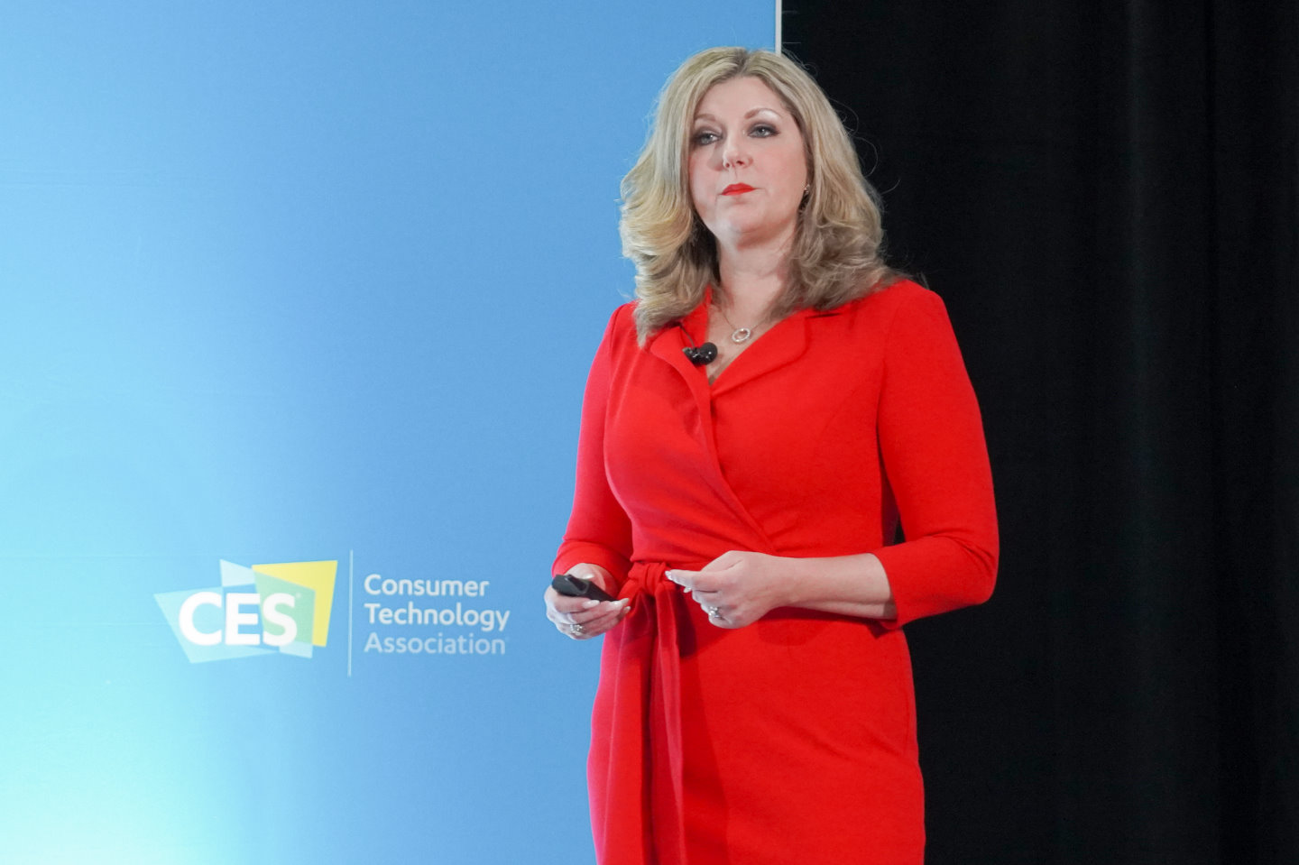 CES 2024：Intel分享如何將AI科技導入體育產業，強化發掘運動員、賽場人流管理、自動剪輯賽事精華 | LINE購物