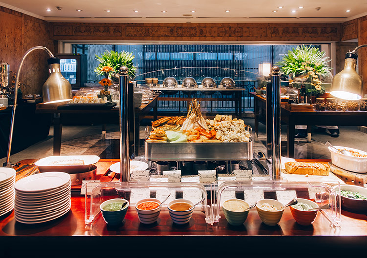 台北飯店Buffet哪家最值得吃？10家品牌整理：晶華「栢麗廳」CNN力推，君悅「凱菲屋」《黑白大廚．學餐名家》一位難求 | LINE購物